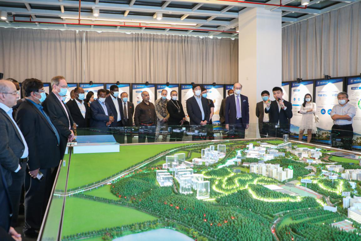 Foreign envoys to China visit SUSTech